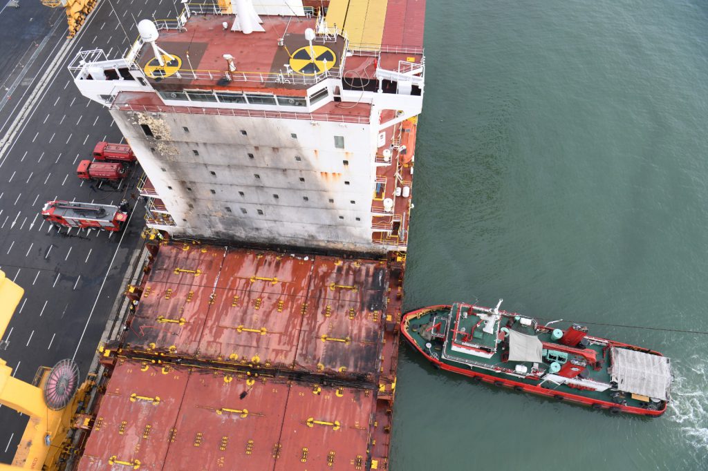 Fire Erupts Again on Container Ship! Ningbo Beilun Phase III Terminal ...